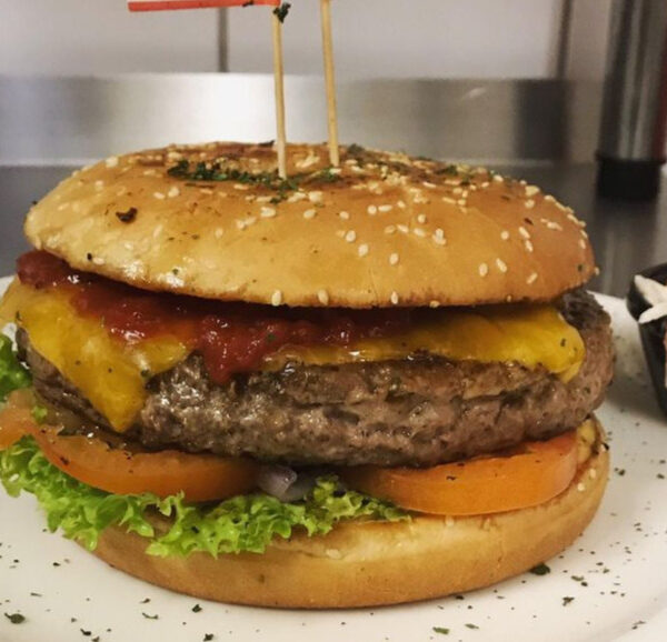 Classic Cheeseburger - The Wolff's Diner