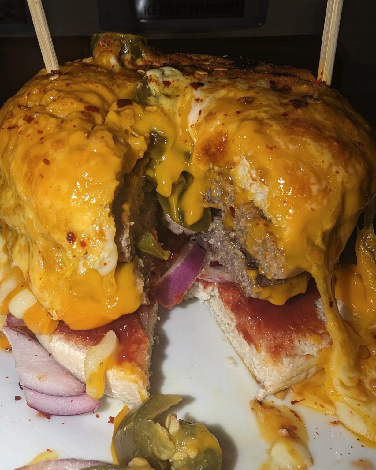 Der Vulcano Burger - The Wolff's Diner